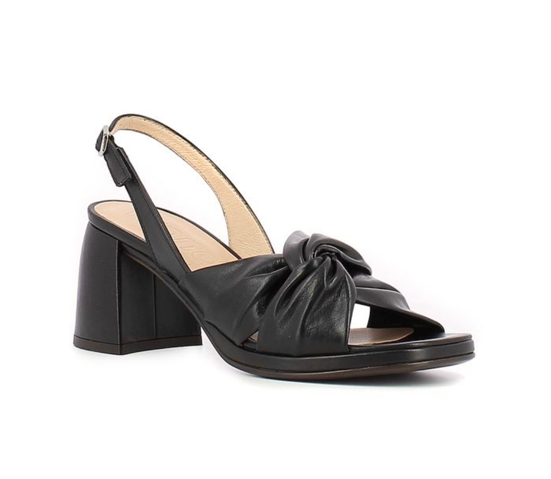 Wonders F-8202 Black Negro Sauvag Leather Court Shoe Made In Spain ...