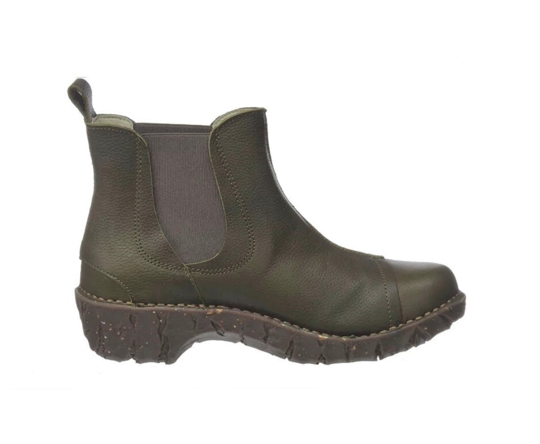 El Naturalista N158 Yggdrasil Natural Grain Forest Green Pull On Ankle ...