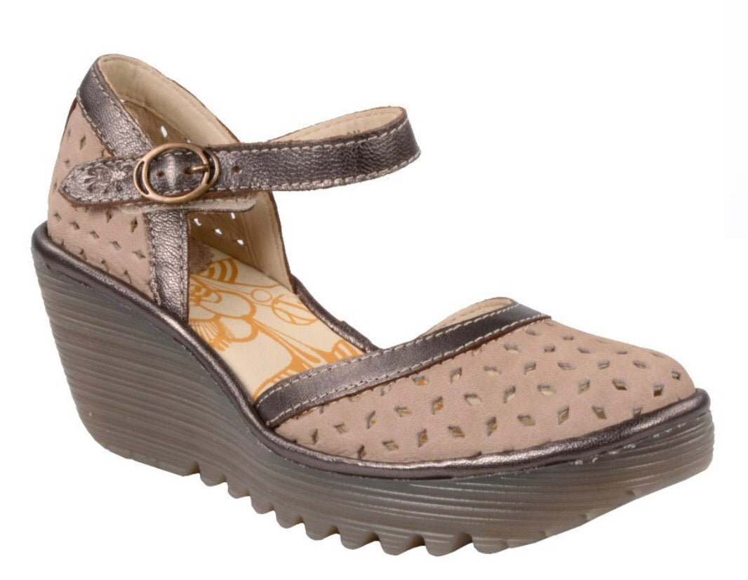 Fly London YVEN029FLY Cloud/Bronze Cupi/Idra Women's Wedges Sandals Ma ...